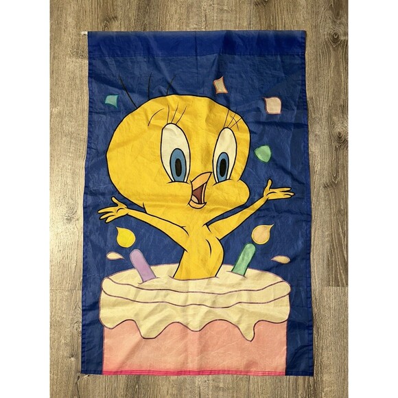 Warner Bros. | Accents | Vtg Looney Tunes Tweety Bird Birthday Cake ...